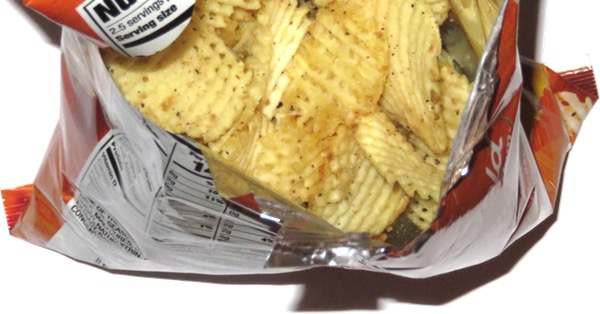 Gold Emblem Aged Cheddar And Black Pepper Kettle Cooked Waffle Chips